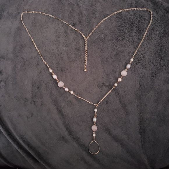 Jewelry | Pretty And Unique Pearl Necklace | Poshmark
